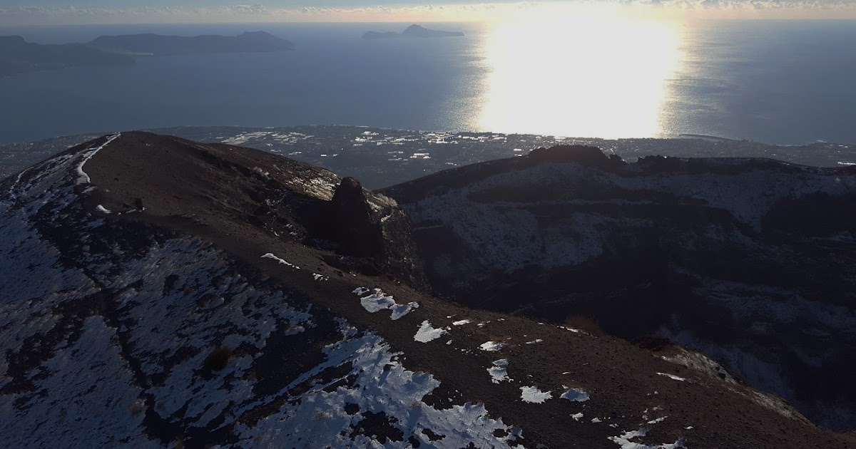 MalKo Rischio Vesuvio: Vesuvio: camera magmatica sopra o sotto?... di MalKo