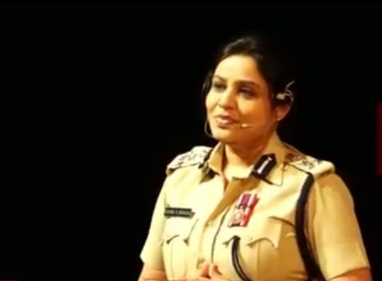 STORY AND BIOGRAPHY OF I.P.S. D. ROOPA IN HINDI (EDUCATION,MAJOR WORK ...