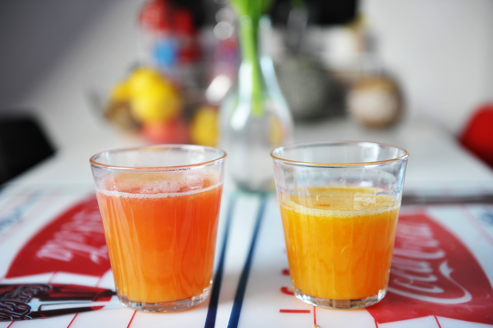 J'ai toujours aimé le jaune moutarde: Jus d'orange frais et cocktail d ...