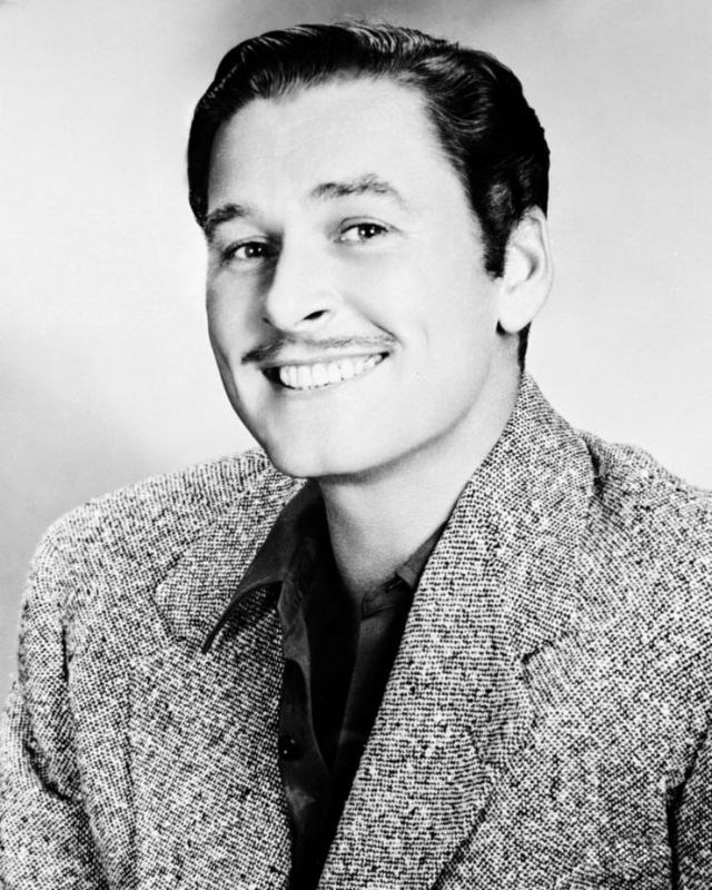 40 Handsome Portrait Photos of Errol Flynn in the 1930s and ’40s ...