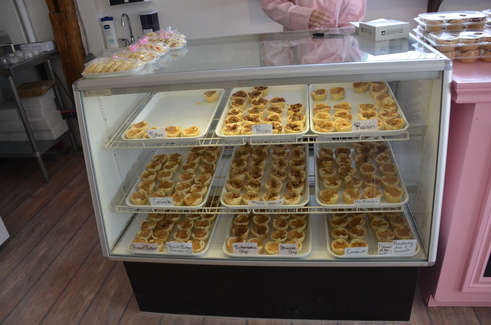 Tips Are Included!: Dee's Bakery