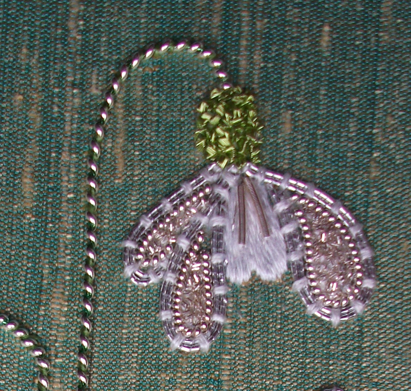 News from Vine Embroidery: Silver Snowdrop