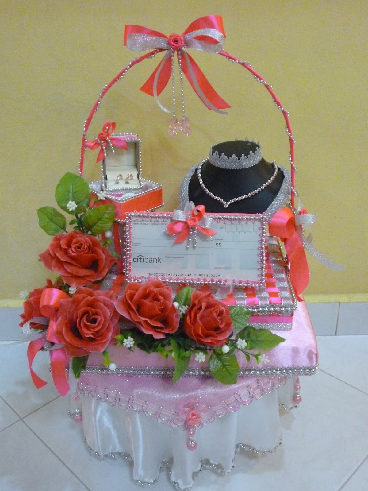 Gubahan Hantaran JS Creation: Gubahan Duit Hantaran & Perhiasan