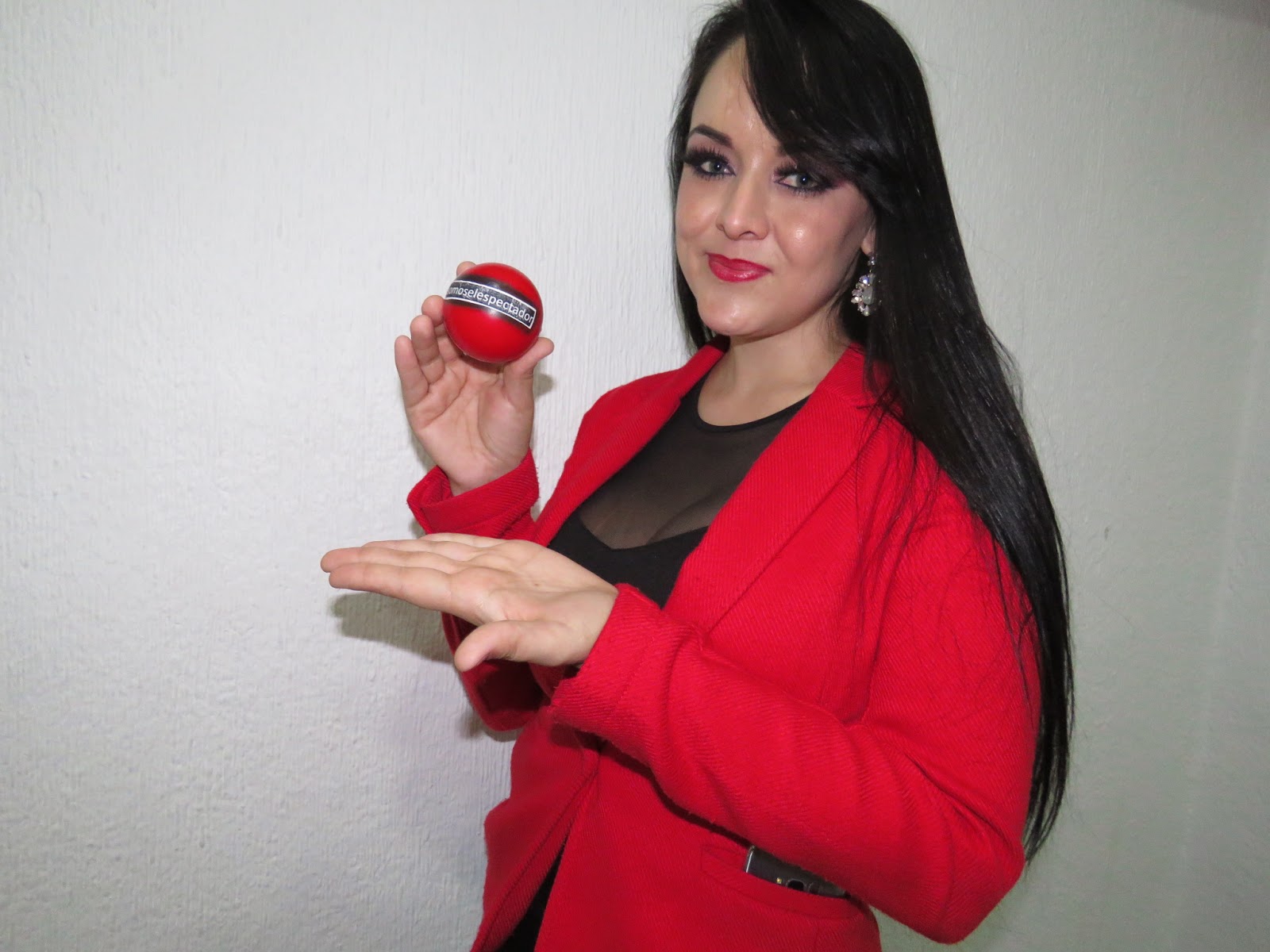 somoselespectador: ANGELES LAMAS PONE NUESTRO CORAZON MAS ROJO