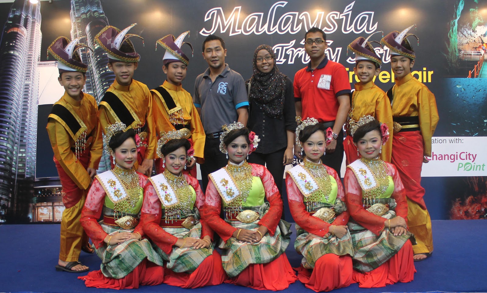Persembahan Tarian Sempena Malaysia Truly Asia Travel Fair 2013 di ...
