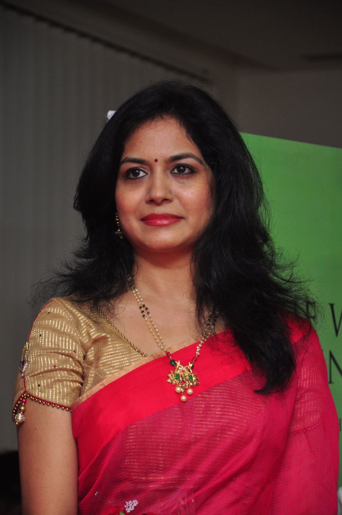Singer Sunitha in Saree Photos - Spicy Imagelite