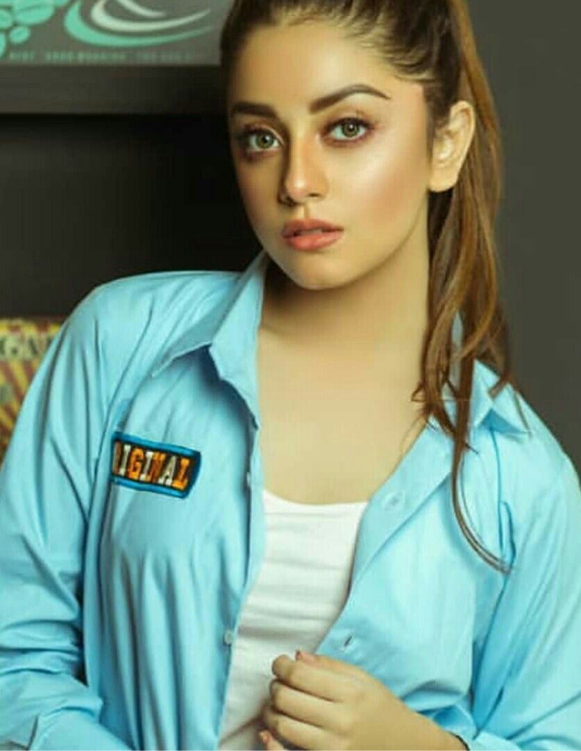 Pakistani Actress Alizeh Shah Sexy Hot Pictures Collection