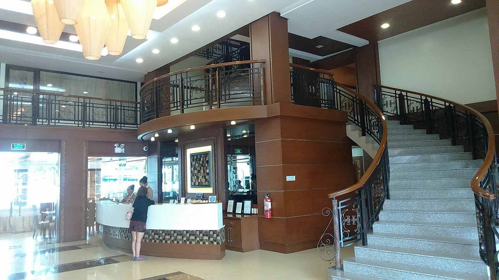 Choose to SHINE!: One Fine Weekend at Subic Grand Harbour Hotel