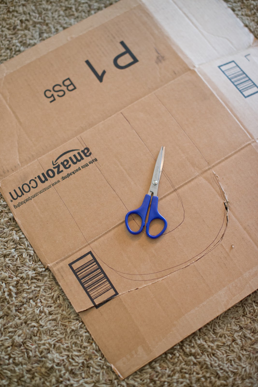 Domestic Fashionista: Yarn Wrapped Cardboard Monogram Letters Tutorial