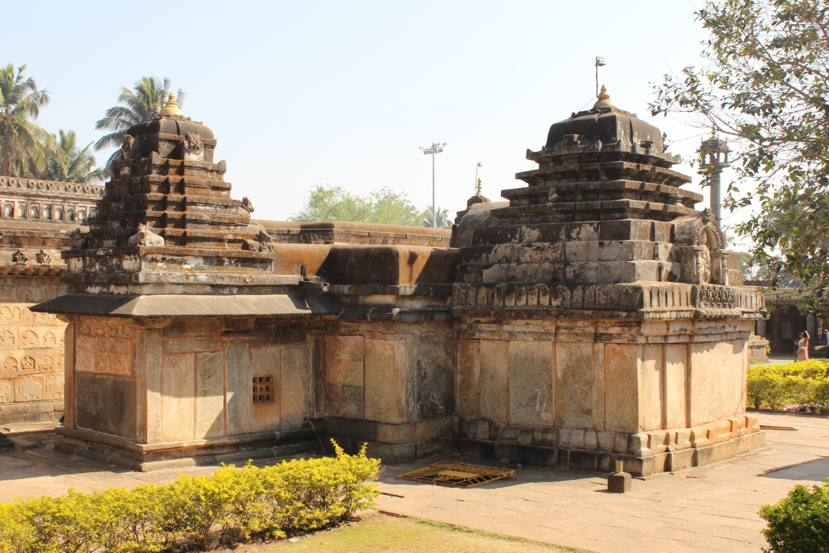 Journeys across Karnataka: Madhukeshwara Devastana, Banavasi - part 2