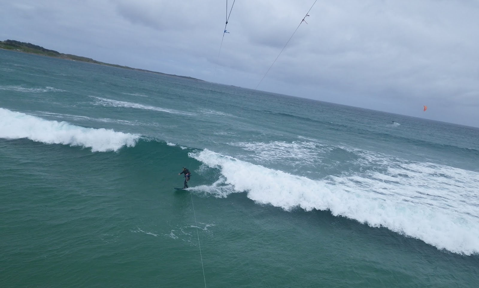 Peter's kitesurfing blog: More epic kitesurfing in big surf at Marrawah ...
