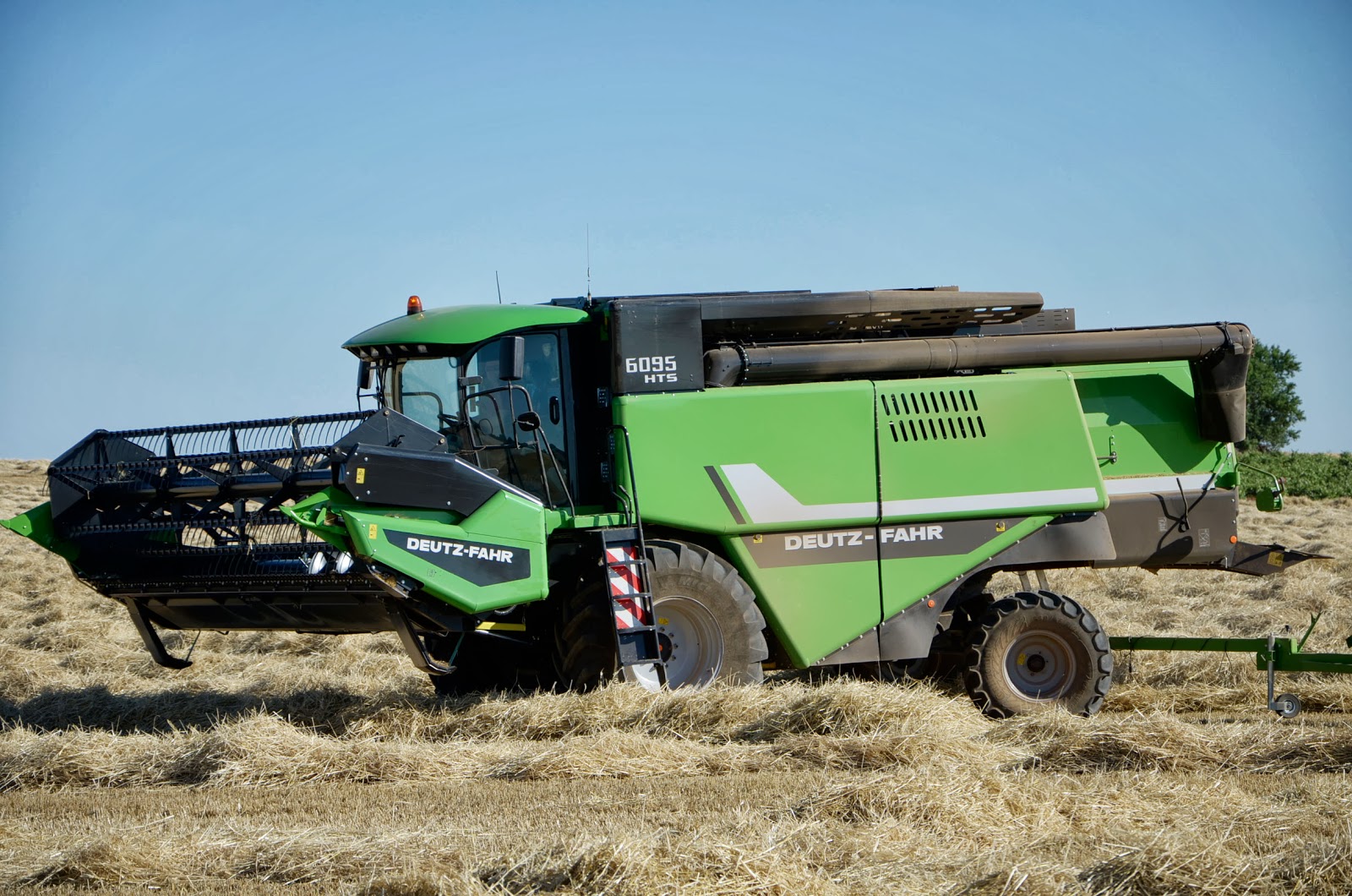 Harvesting began with the Deutz-Fahr 6095 HTS release