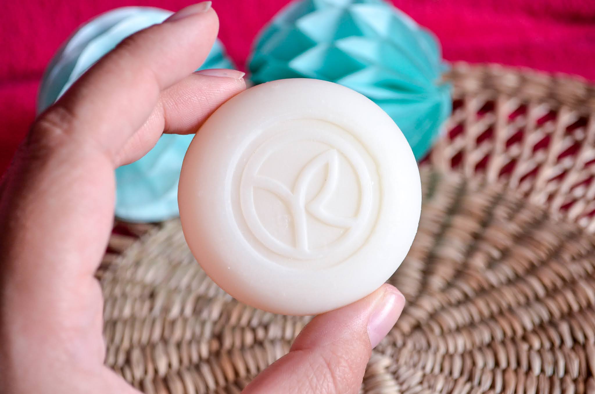 Yves Rocher sort ses shampooings solides ! - Around My World | Blog ...