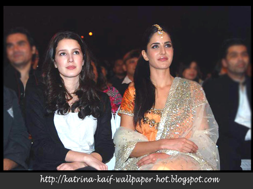 Isabella and Katrina Kaif Family Photo: Katrina Kaif Wallpapers Isabella and Katrina Kaif Family Photo: Katrina Kaif Wallpapers