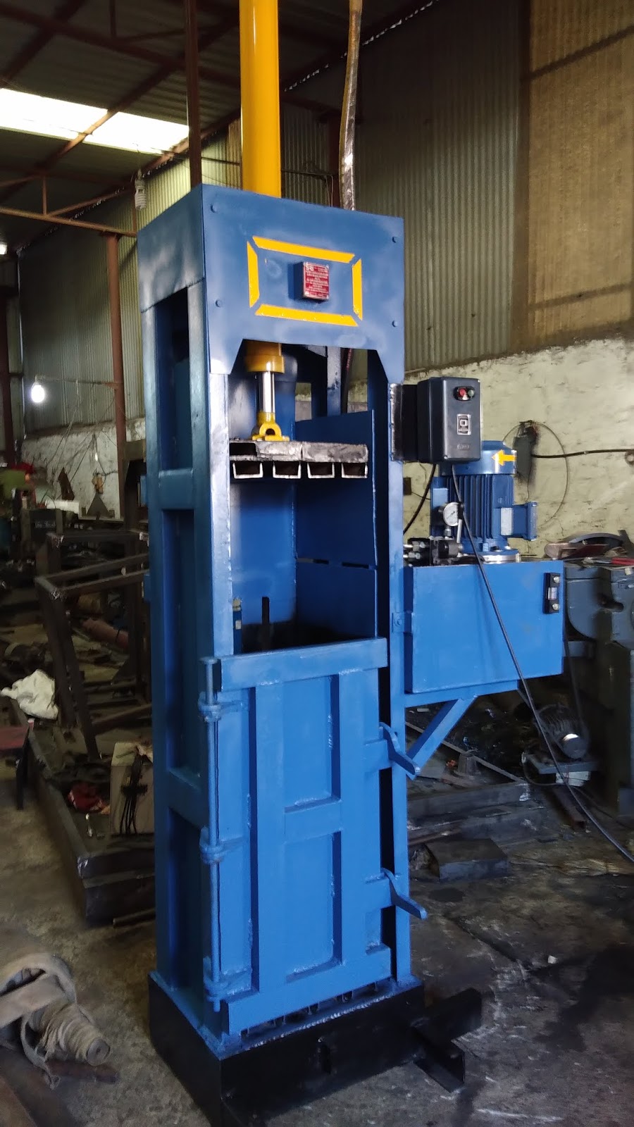 Vertical small Hydraulic Baling Press Machine Manufacturer In India for ...