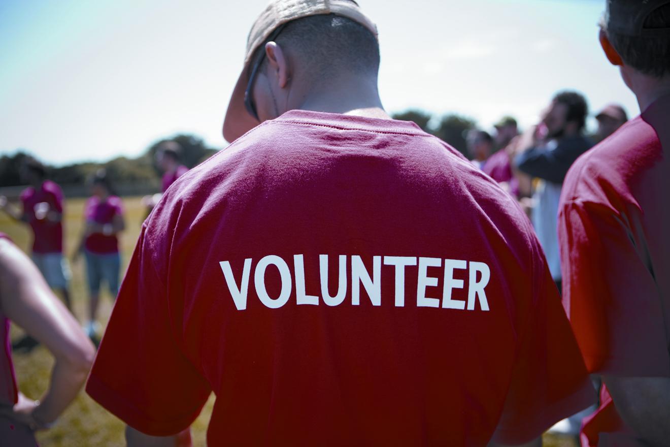 People Who Volunteer Live Longer, Study Suggests