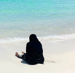 I Married a Geek: Burka Beach Party