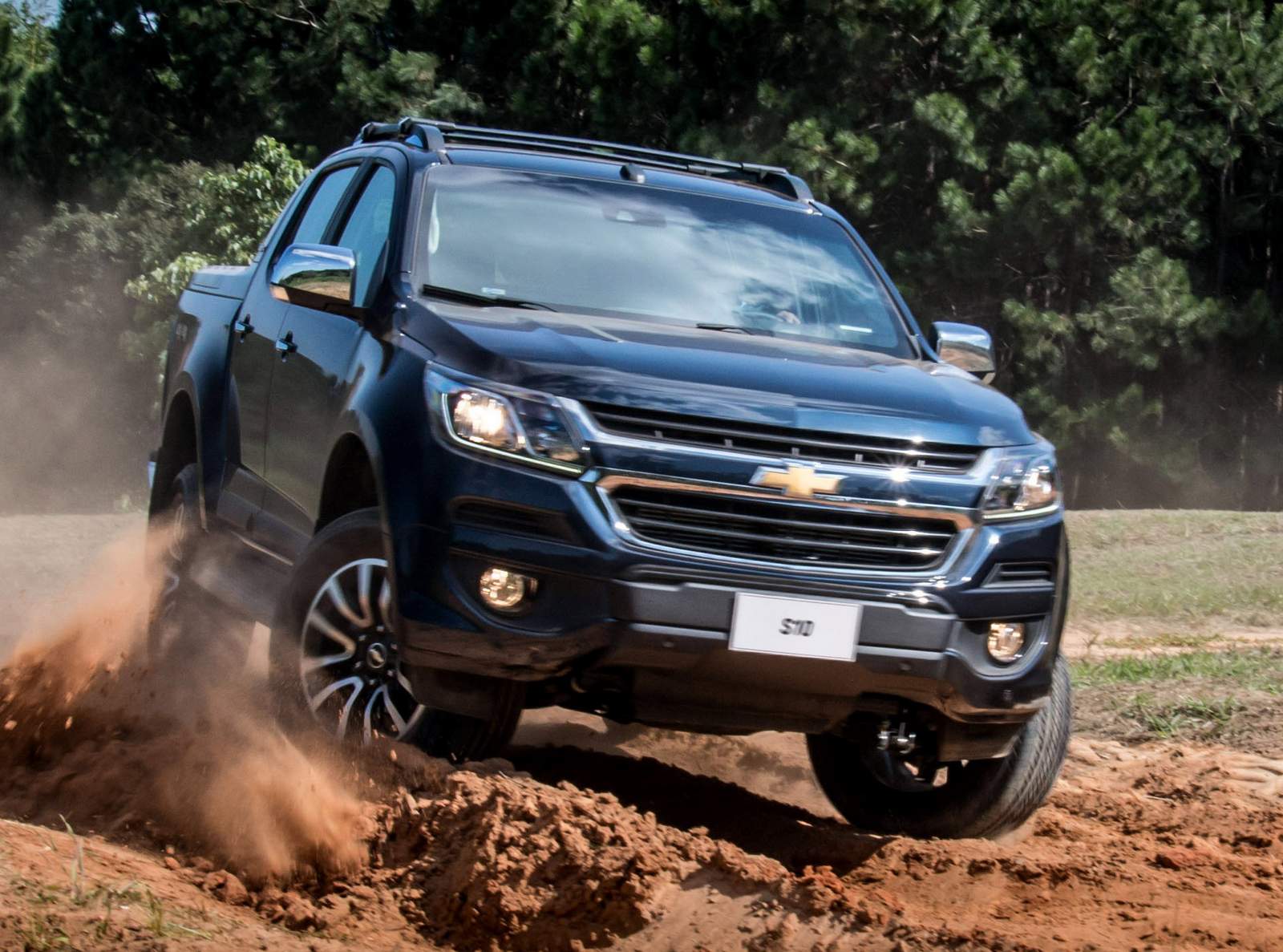 Nova Chevrolet S-10 2017: test-drive off-road na Fenasucro