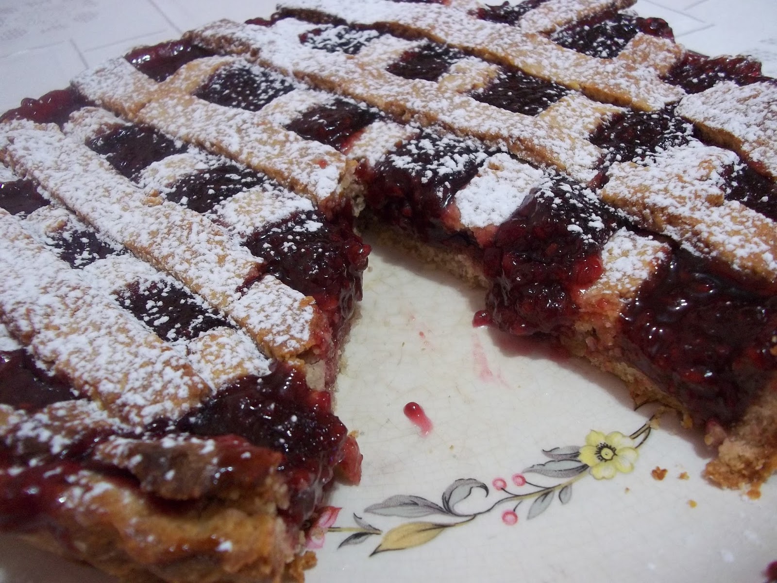 Tarta Linzer, una delicia austríaca/húngara de frambuesas, almendras y ...
