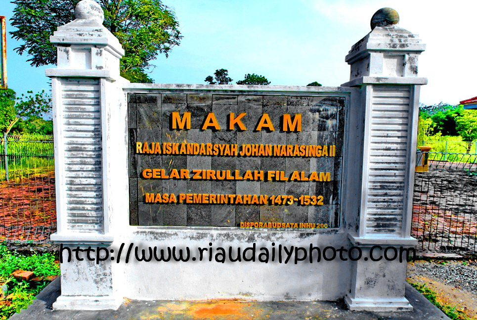 SITUS CAGAR BUDAYA KOMPLEK MAKAM RAJA-RAJA INDRAGIRI | RIAU DAILY PHOTO