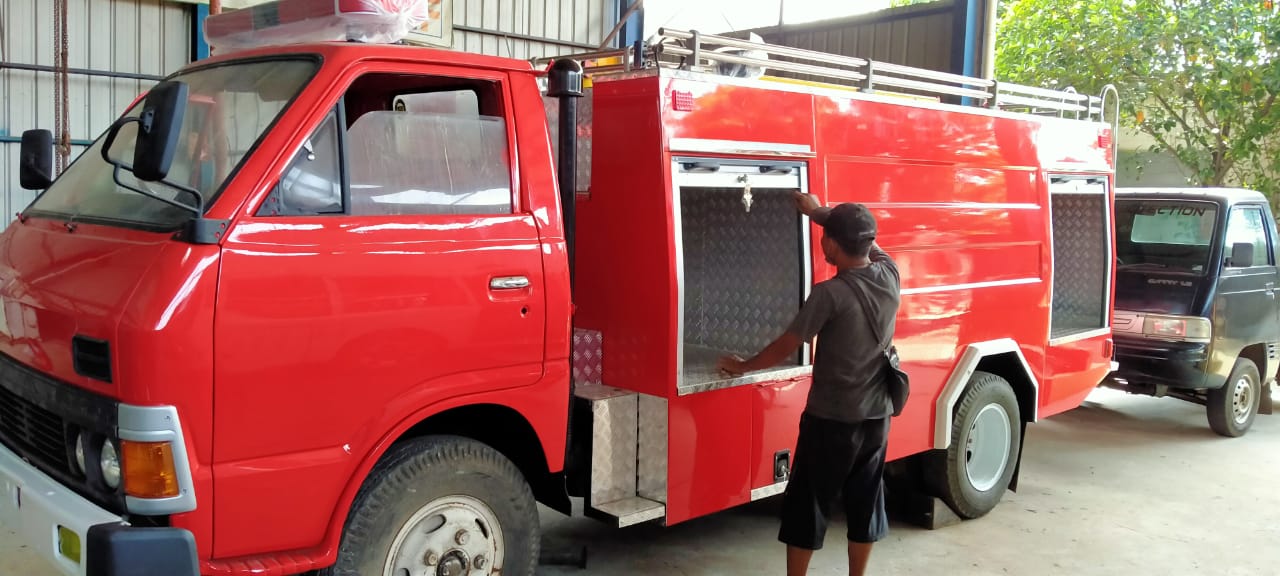 Recondisi Mobil Damkar - PT NEW TRIFINDO UTAMA | Spesialis Karoseri ...