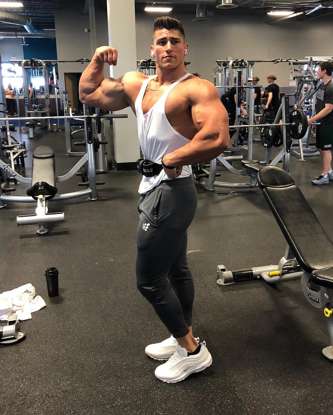 the beauty of male muscle: Bobby