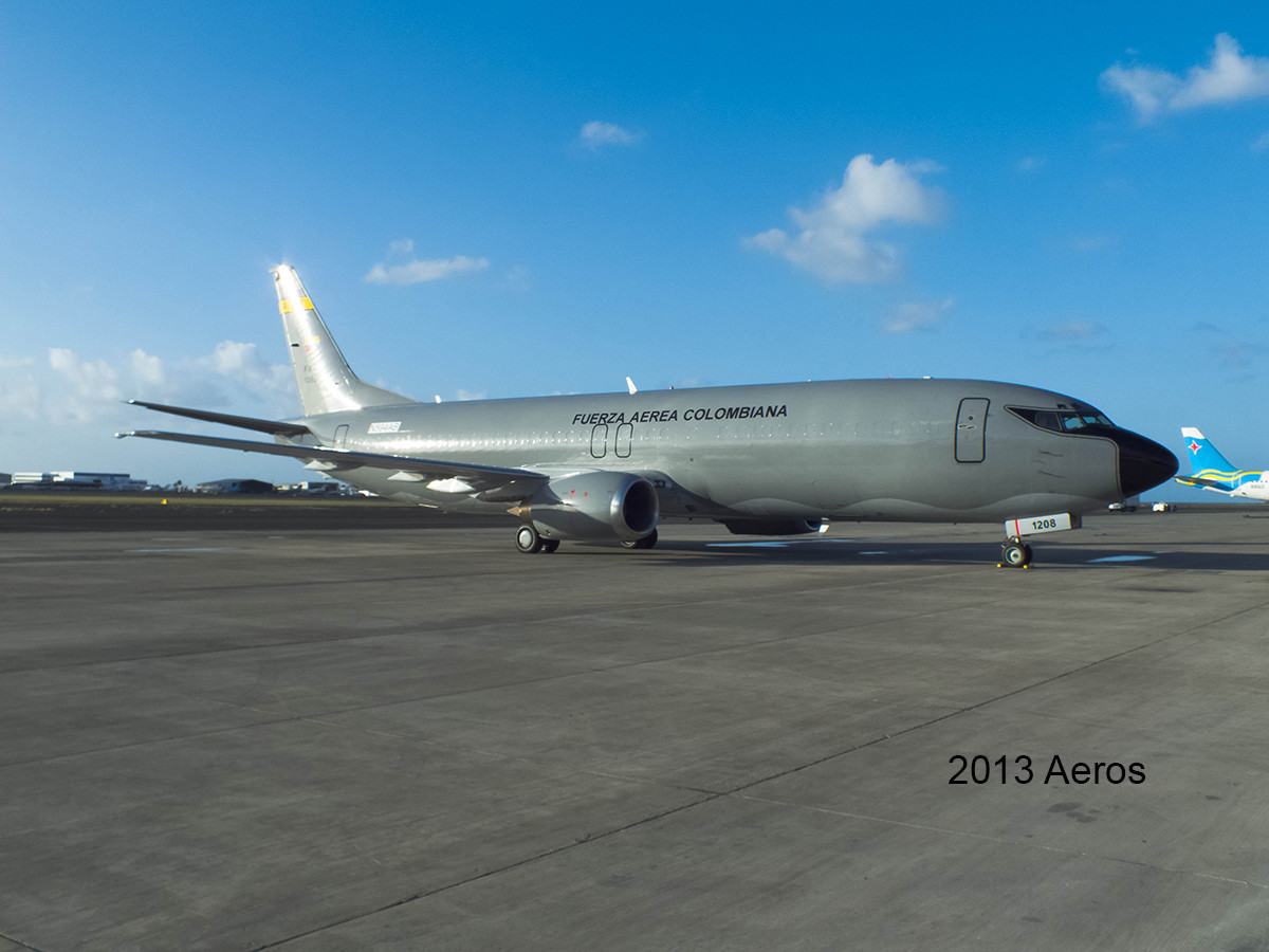 F.A.C. Recibe el Primer Boeing 737-400F/1208 en CATAM | Ejército de ...