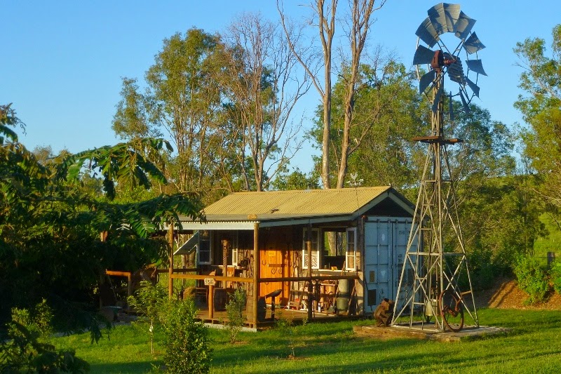 The Wandering Tops: Woolooga, Qld