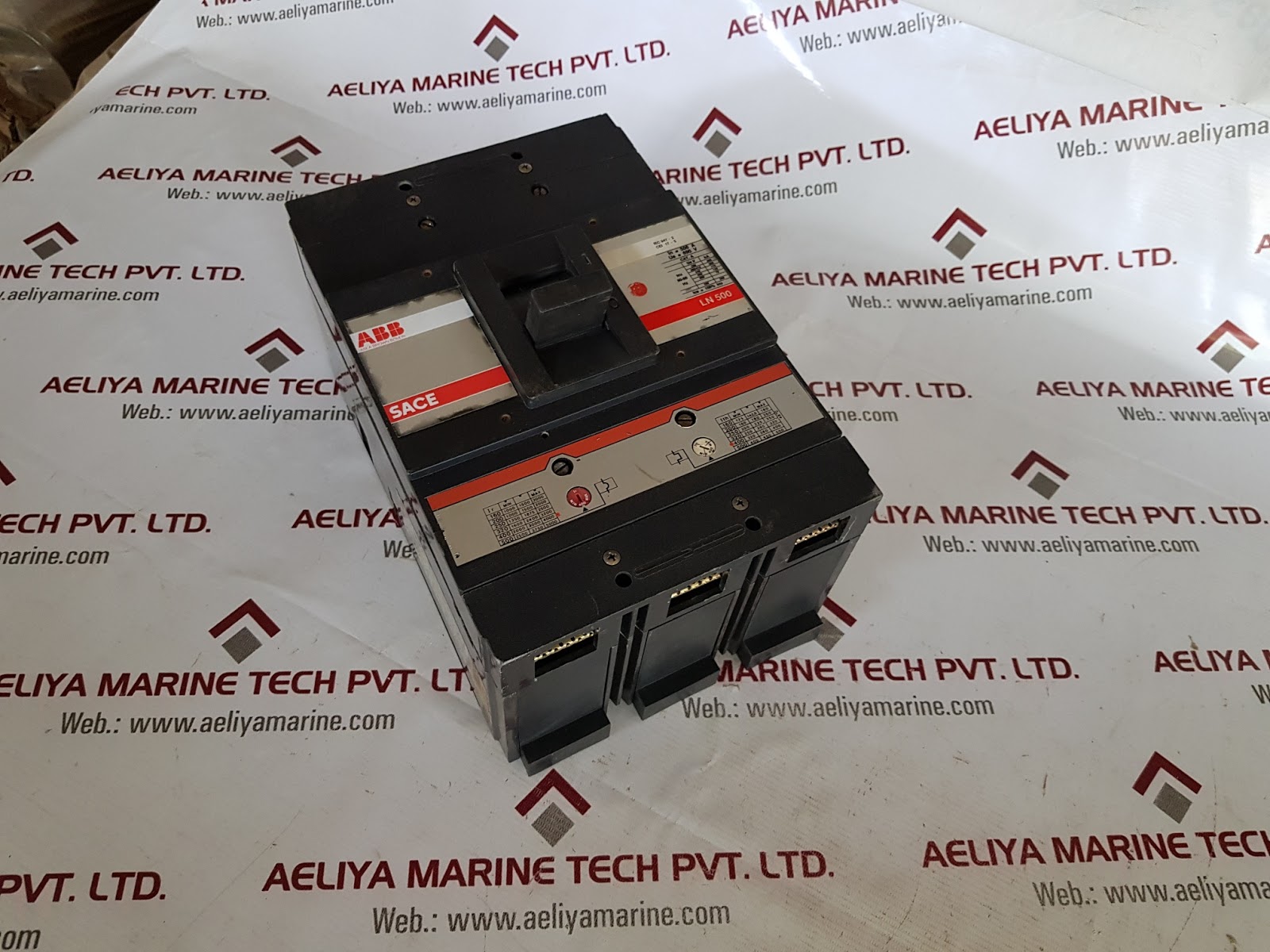ABB SACE LN 500 LOW VOLTAGE CIRCUIT BREAKER 500A - Aeliya Marine