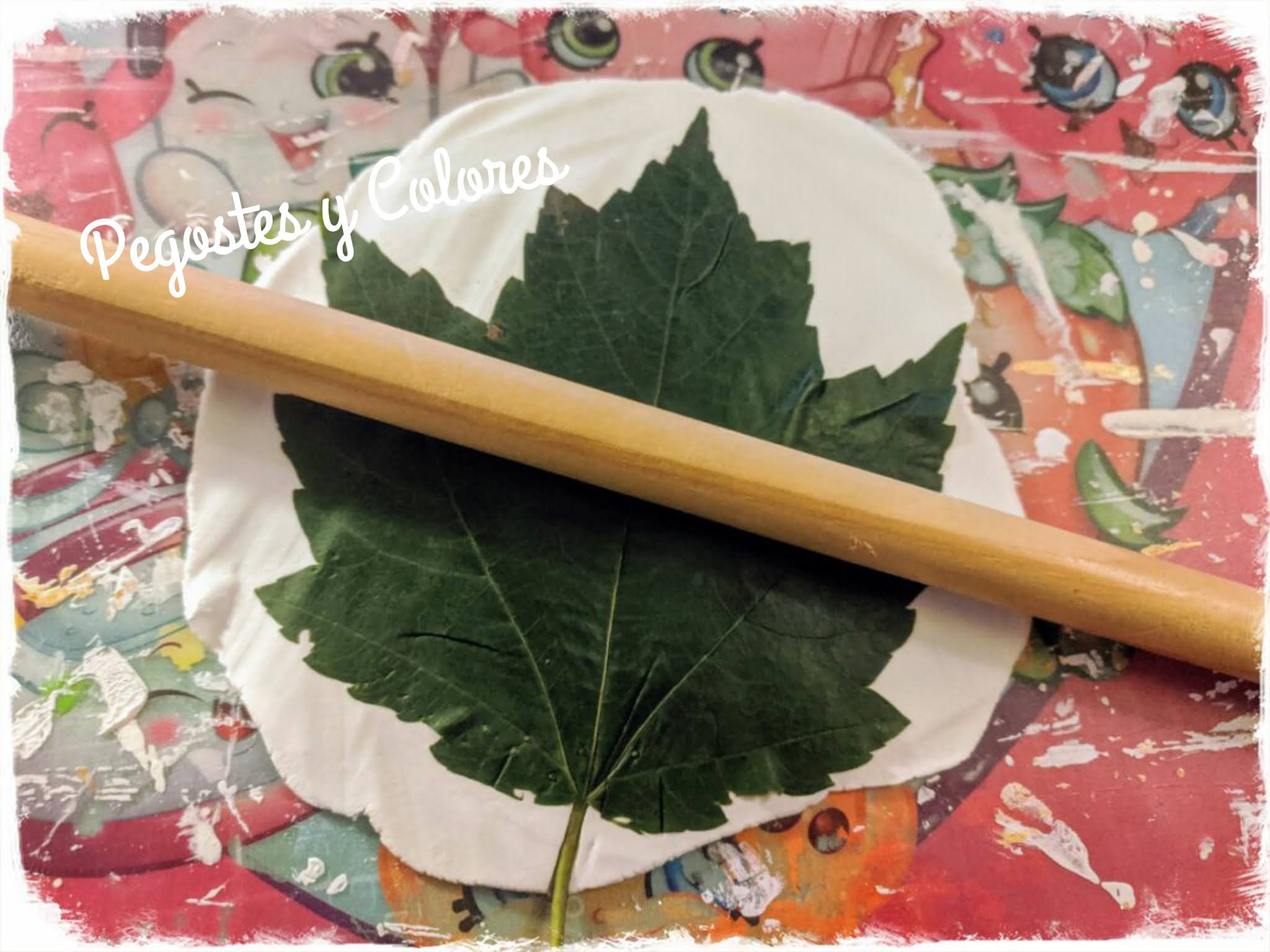 Pegostes y Colores: Platos de Pasta Moldeable con Forma de Hojas