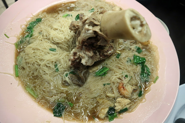 Pak Awang Mee Hailam Gearbox, Slim River - dboystudio