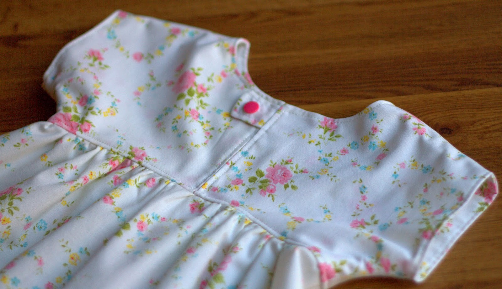 PiePie Designs: DIY Girl's Shirt: The Izzy Top