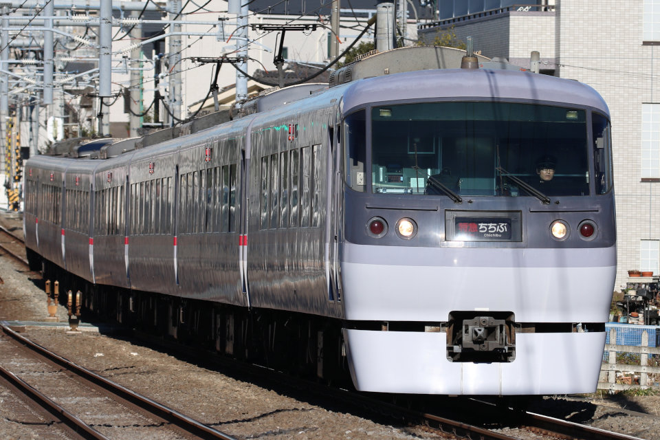 Michael's Trains Photo Album: 西武池袋線 東長崎～江古田（東長崎駅） 2017年1月23日