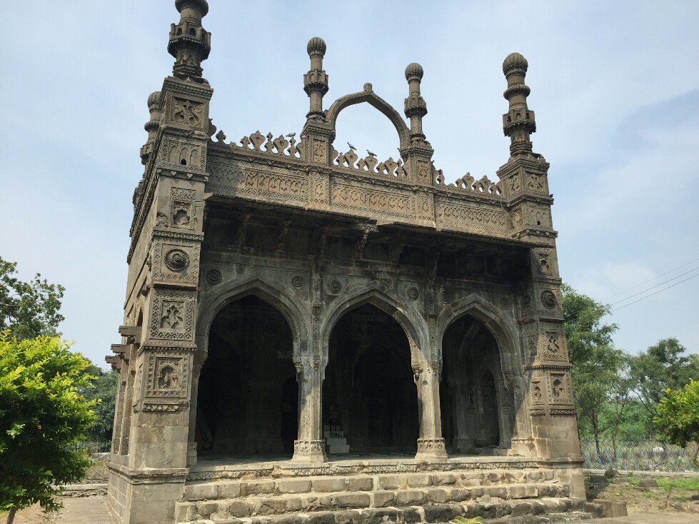 Damadi Masjid, the wonder of architecture ! (Established, 1567, Ahmednagar)