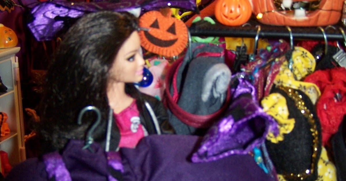 Barbie:OldNewGreenRedo : Halloween and the Skeleton Bash!