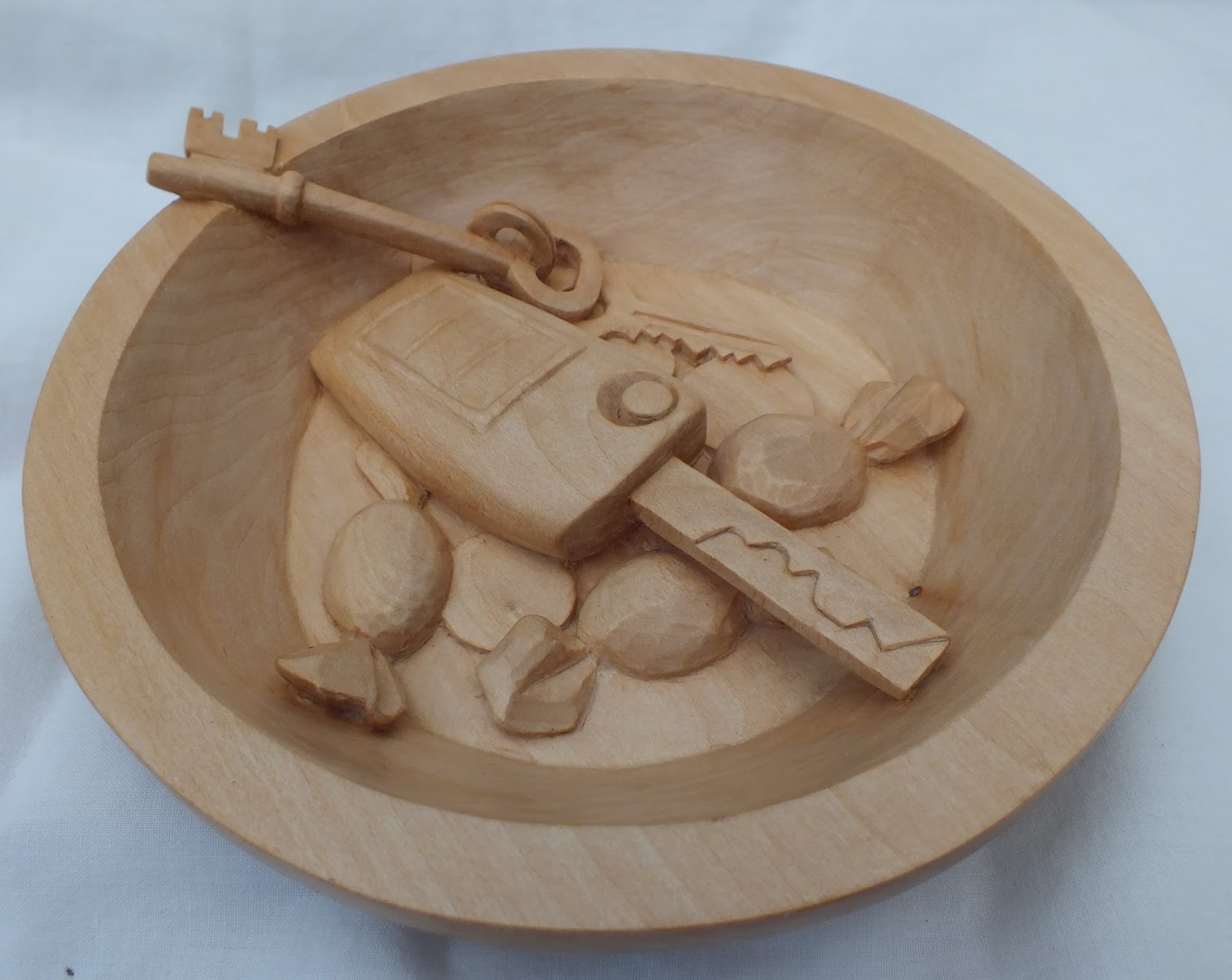 Duanes Carvings: Bowl & Keys