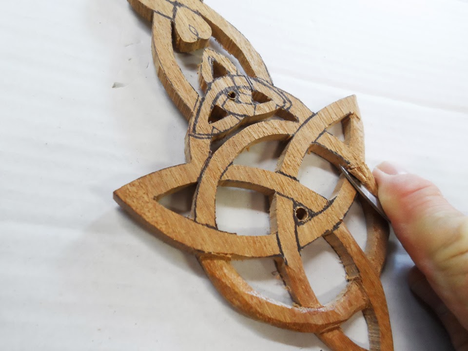 From the Desk of Murray Lincoln: Carving a Celtic Love Spoon – How to
