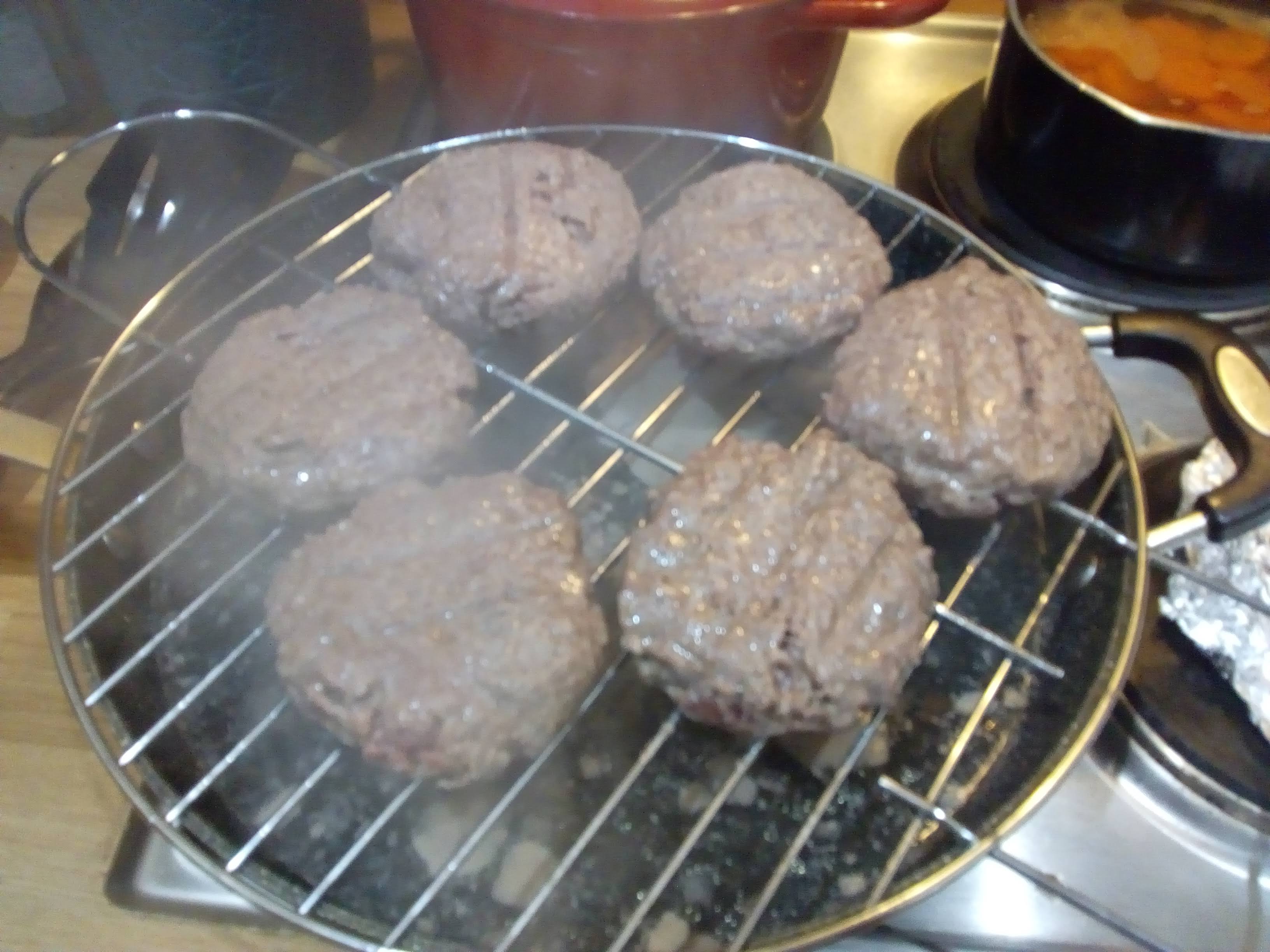 USA: Connecticut - Steamed Cheeseburgers