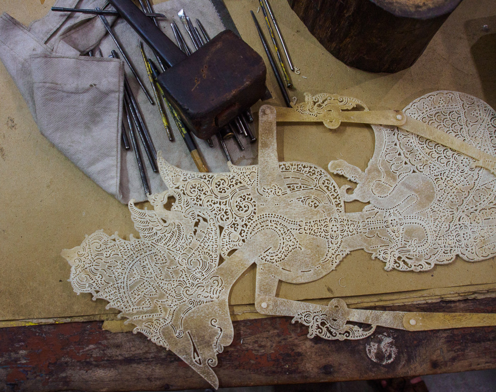 Enderle Travelblog: Wayang Kulit Puppet Making