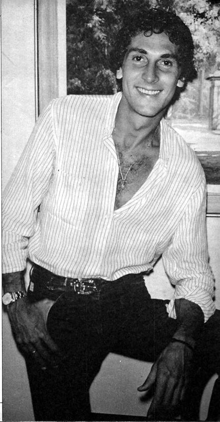 Astros em Revista: REINALDO GONZAGA - O GALÃ CANTOR