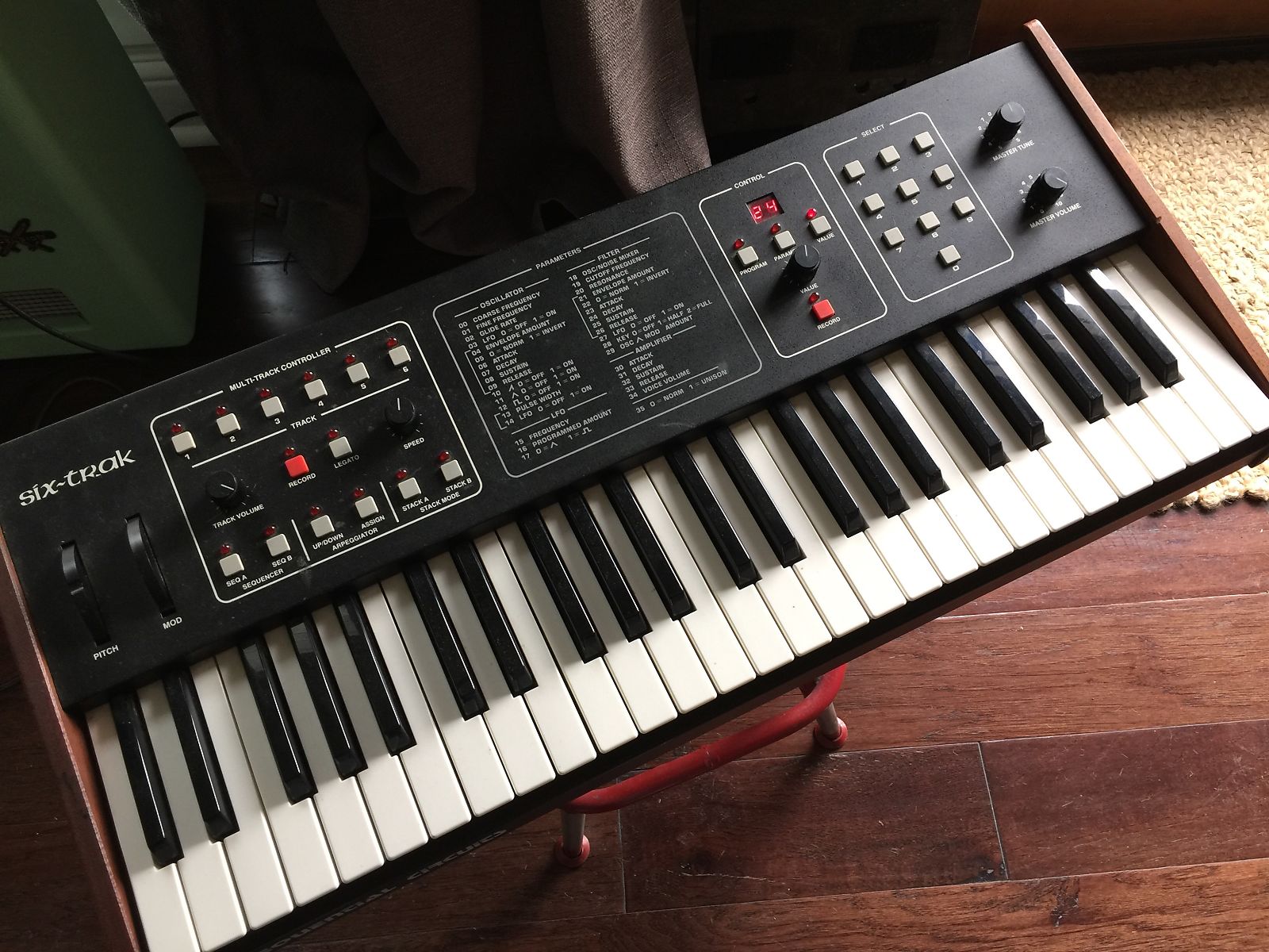 MATRIXSYNTH: Sequential Circuits Six-Trak SN 001935