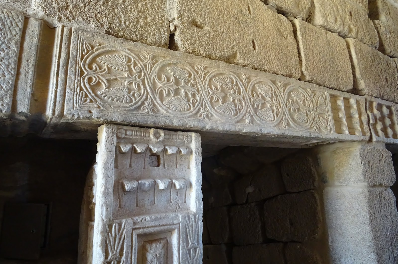 Extremadura: caminos de cultura.: Imagen del mes: Pilastras visigodas ...