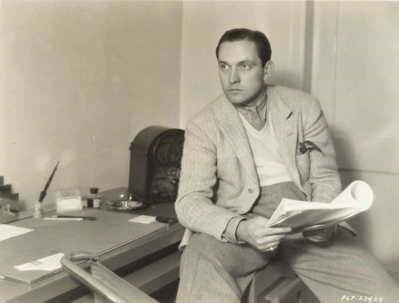 35 Gorgeous Portrait Photos of American Actor Fredric March in the ...