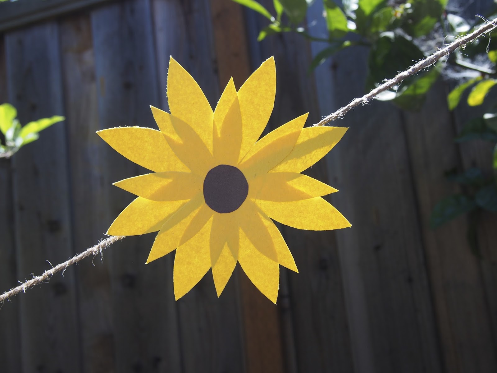 Paper Sunflower Chain • Bring light into any room!