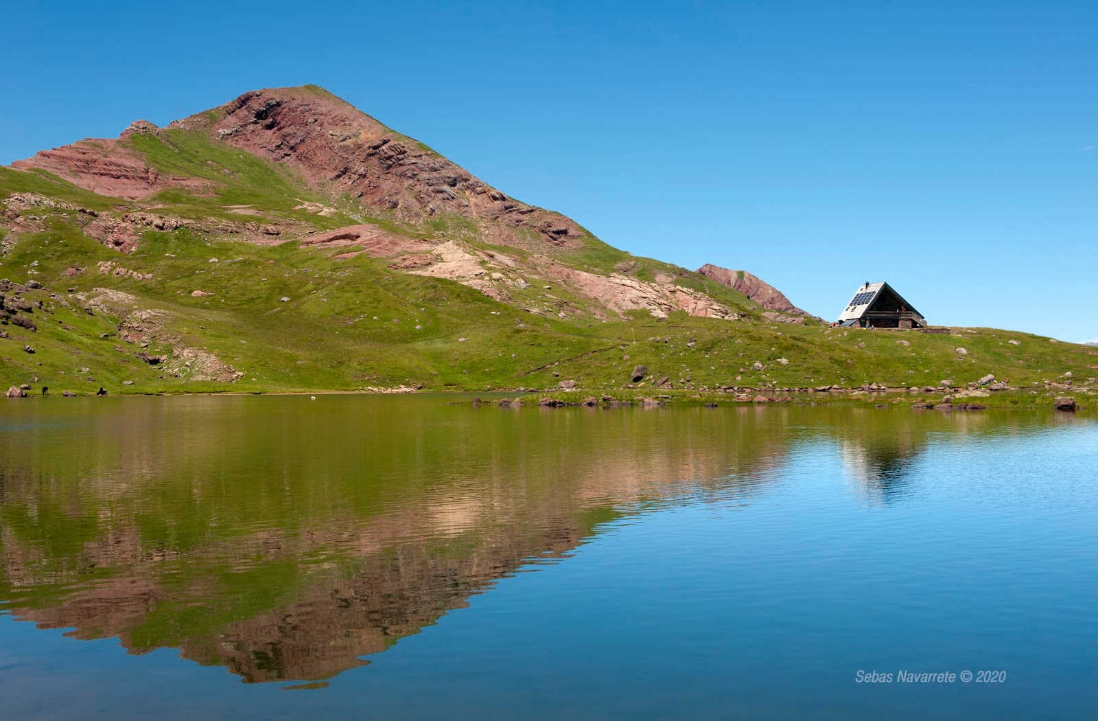 Instantes, fotos de Sebastián Navarrete: Refugio y lago de Arlet, Valle ...