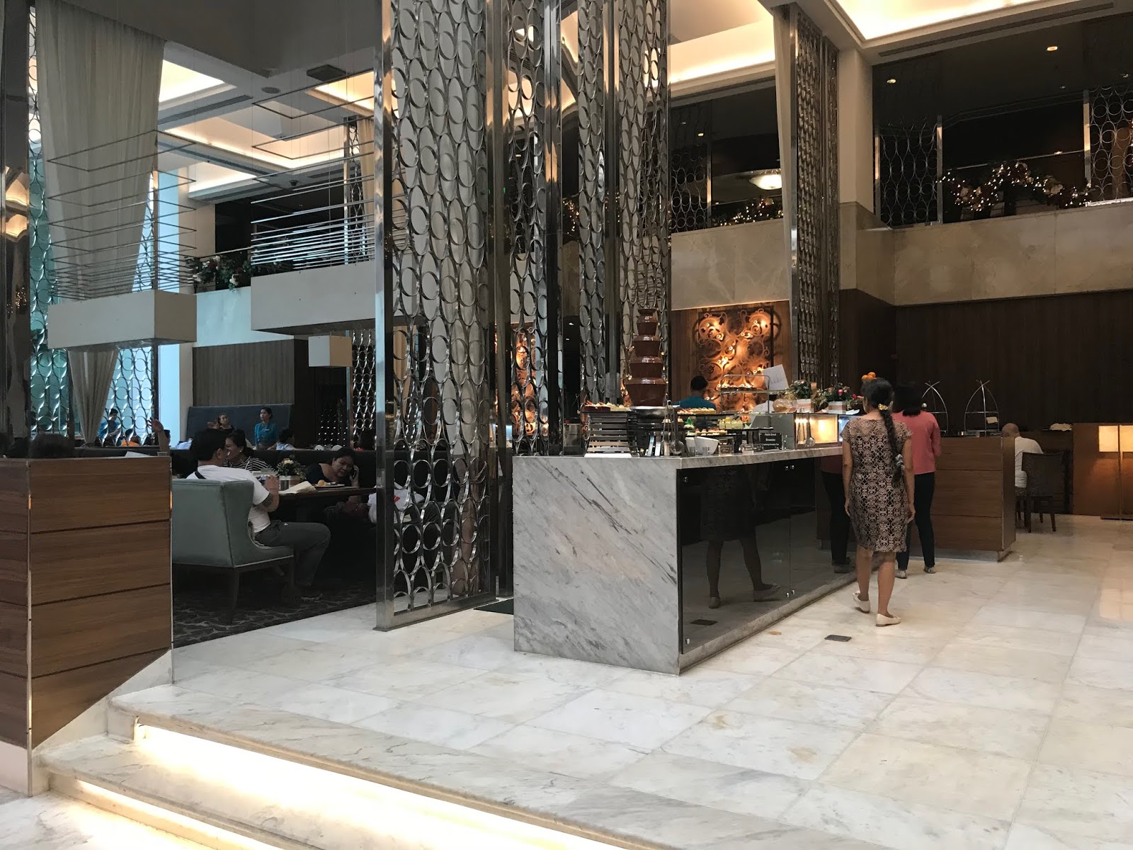 A Seafood Lover's Haven: Corniche - Gastronomida