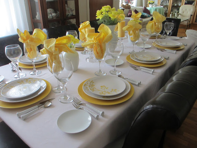 The Welcomed Guest: Springtime Yellow and White Tablescape
