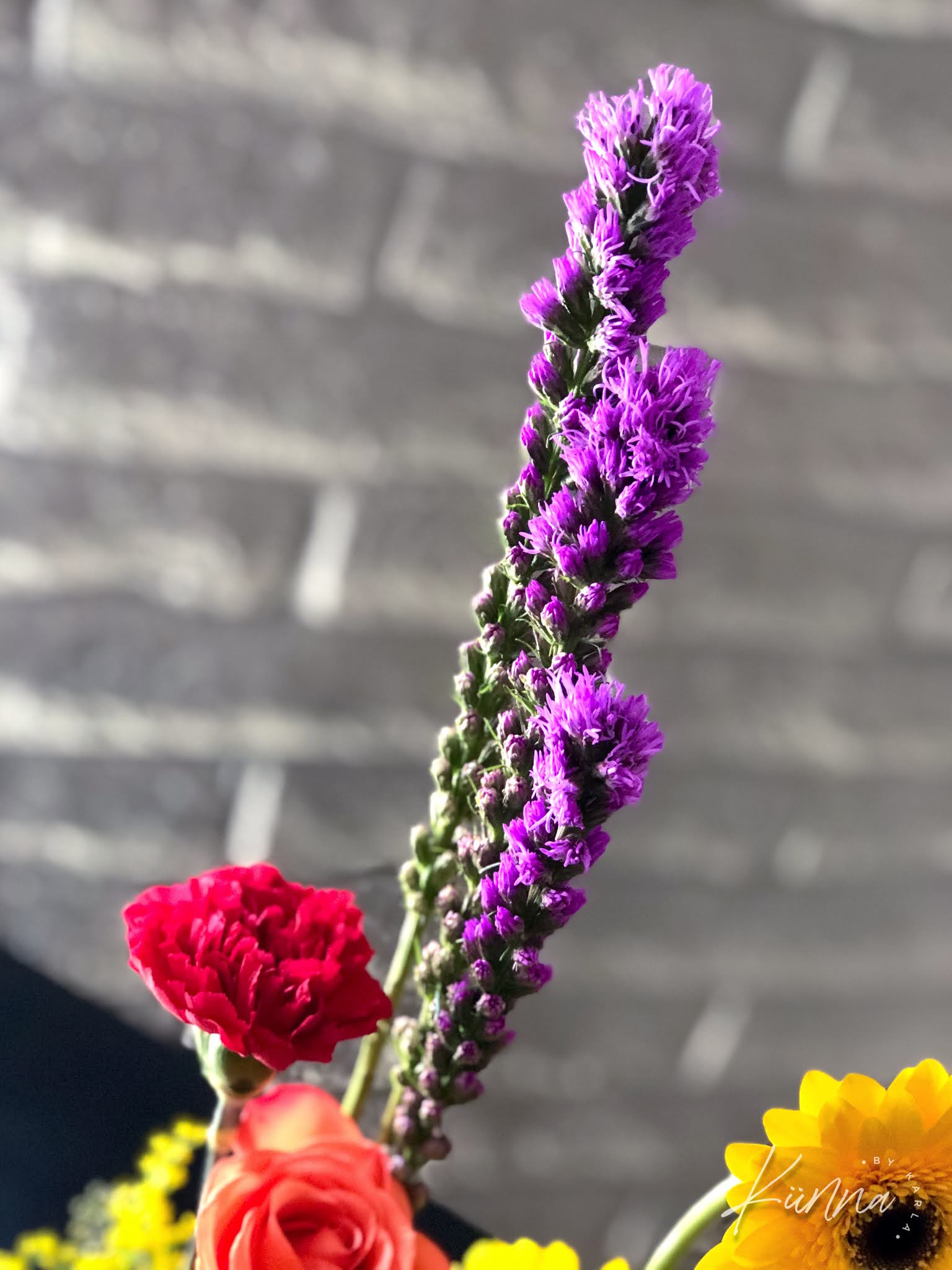 Vertical Floral Arrangements - Kunna by Karla