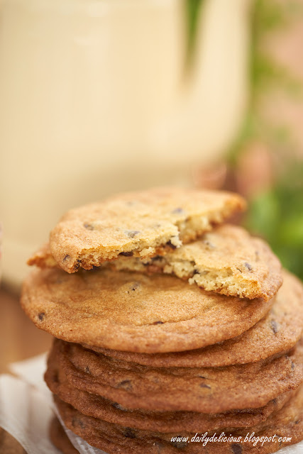 dailydelicious: Crispy Chocolate chip cookies