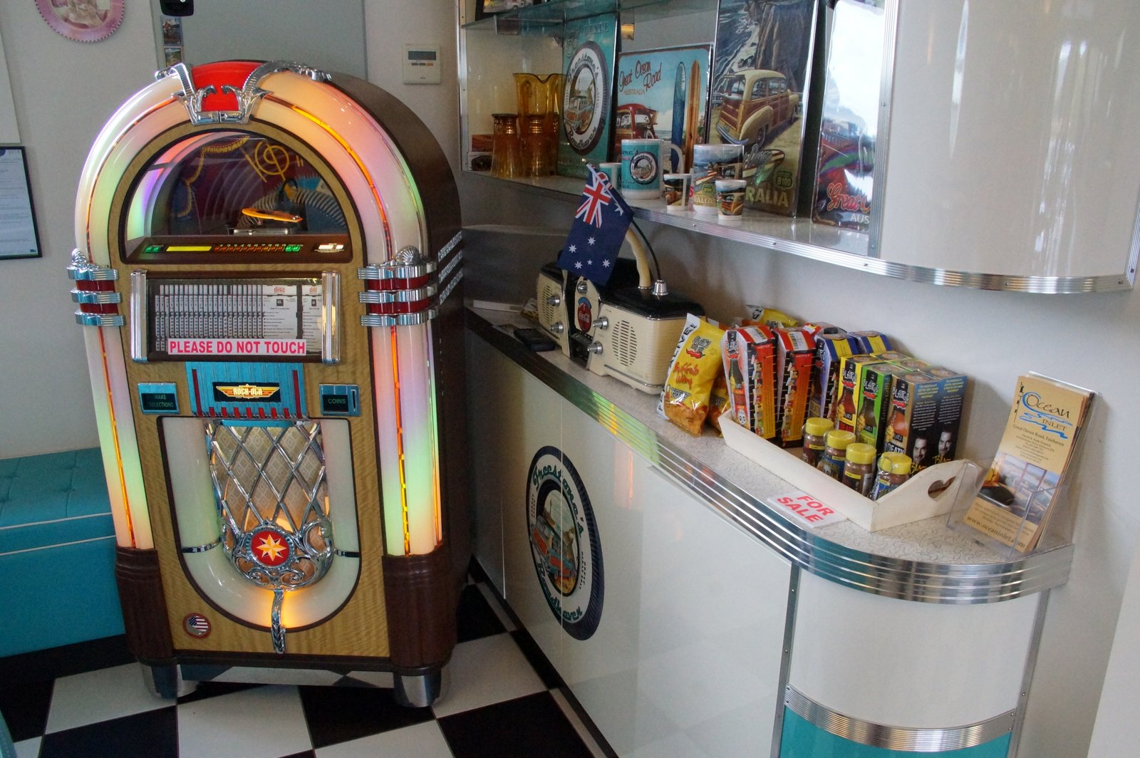 Magi and Sam: Freestone's Roadhaven 60's Restaurant in Aireys Inlet on ...